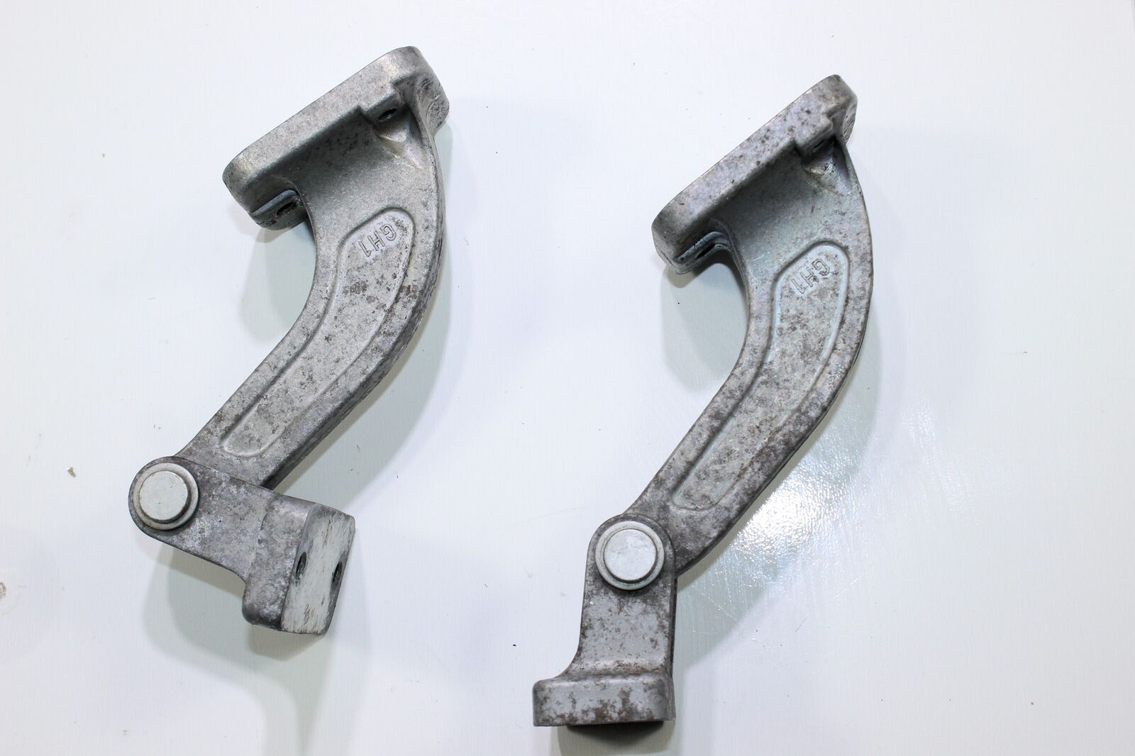 Yamaha Wave Raider 1100 700 Hood Hinge Pair Hinges 1994-1997 GH1-6517G